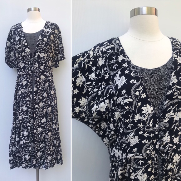 Vintage | Dresses | Vintage 9s Black White Floral Rayon Midi Duster ...